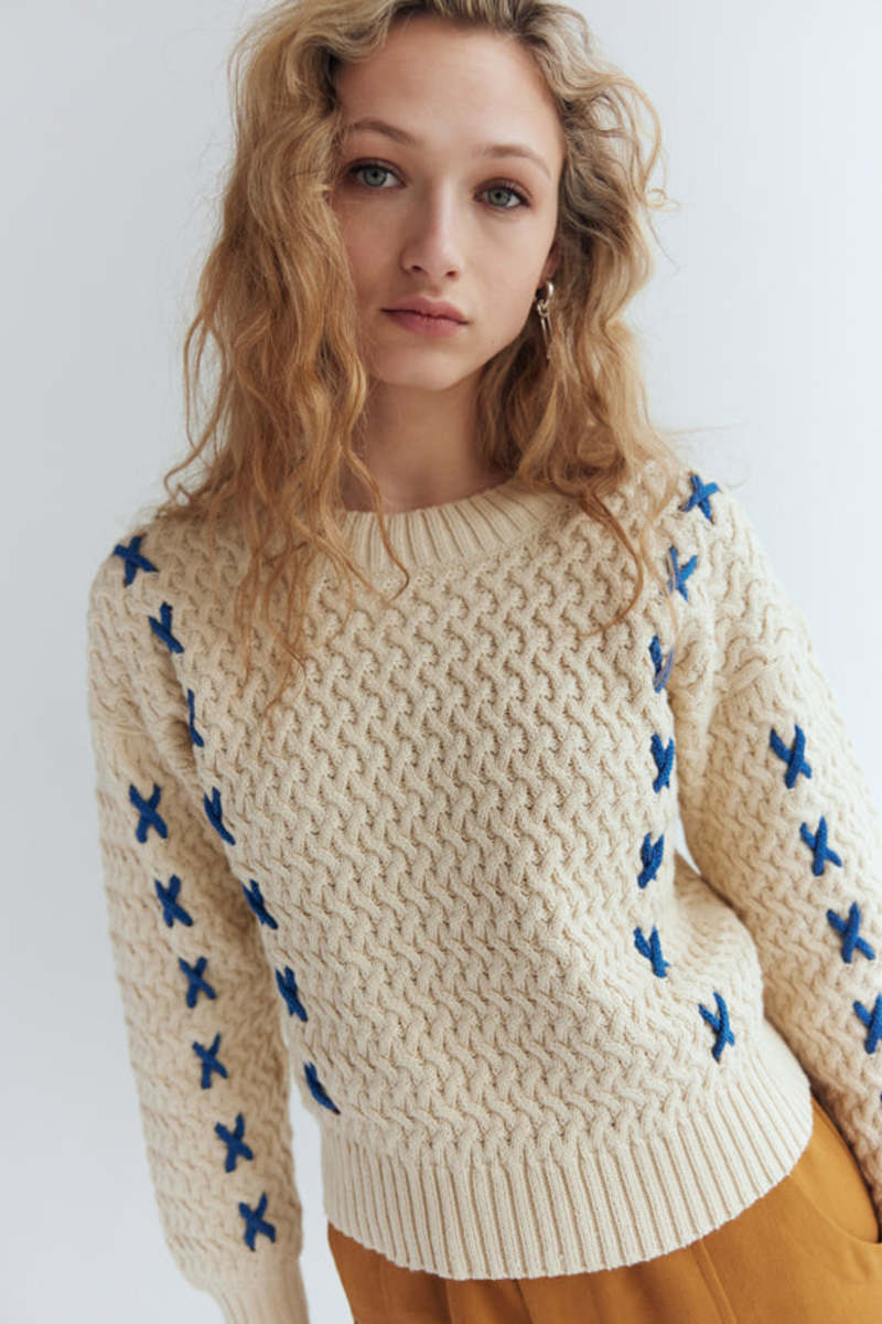 Eve Gravel Greenland Cable Knit Pullover - Ivory | Garmentory