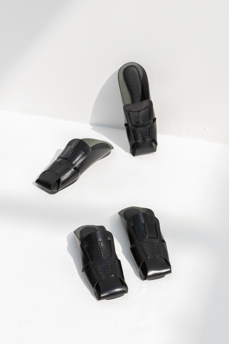 HEREU MUNTANA FLAT MULE - BLACK | Garmentory