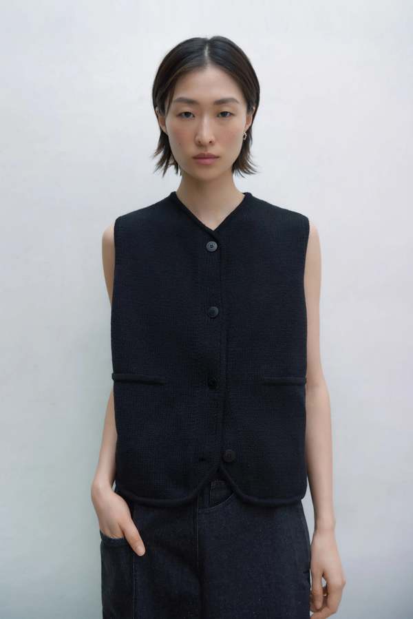 Tidy Street General Store Cordera Boxy Cotton Waistcoat - Black ...