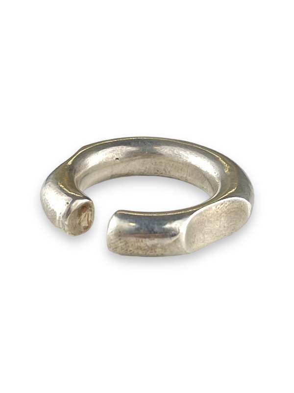 title of work ERGONOMIC RING - Silver | Garmentory