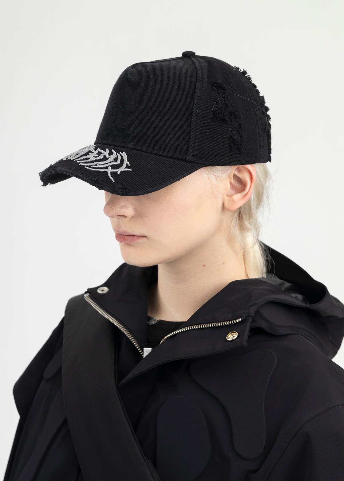 Heliot DISTORTED CAP - BLACK | Garmentory