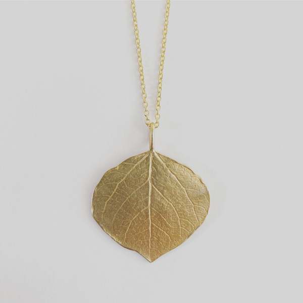 Caitlin Dunn Large Aspen Leaf Necklace - Gold | Garmentory