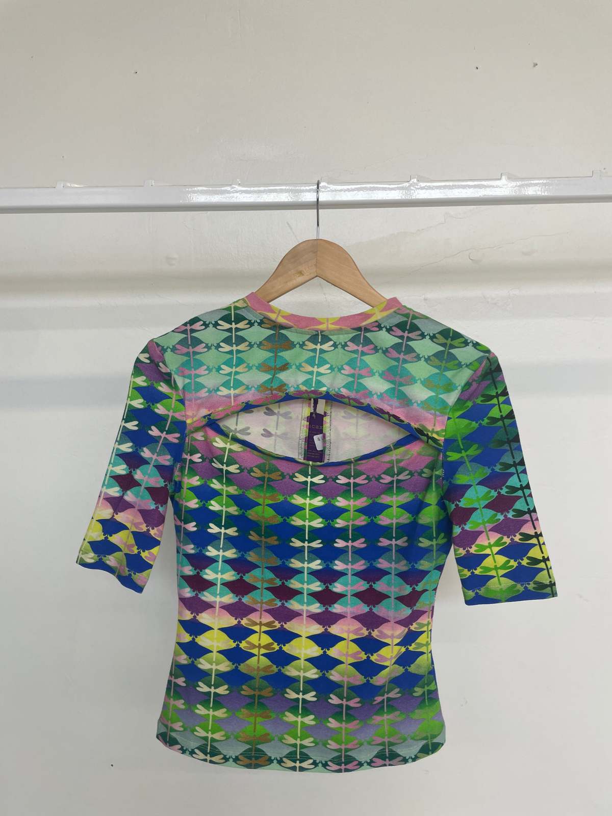 Abacaxi Stingray Keyhole Tee | Garmentory