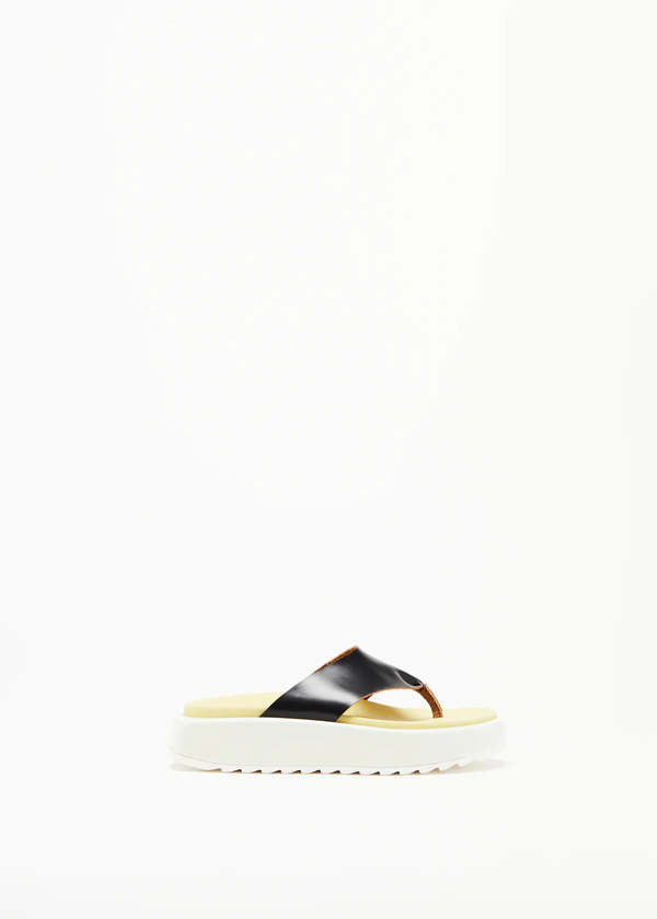 Plan C Throngs Fussbet Sandals - Black/Light Eggnog | Garmentory