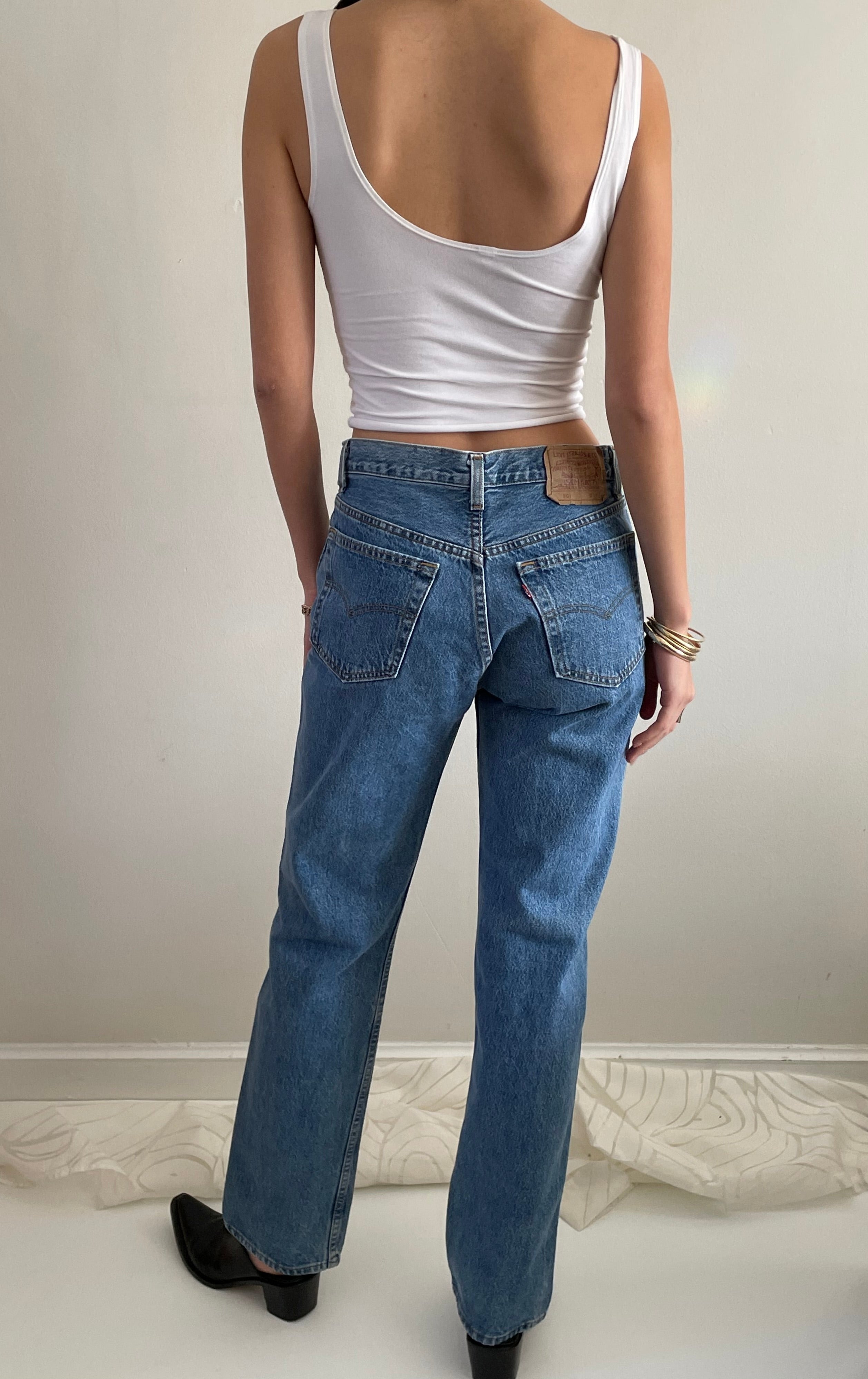 Vintage Levi's 501 button fly medium wash Levis jeans | Garmentory