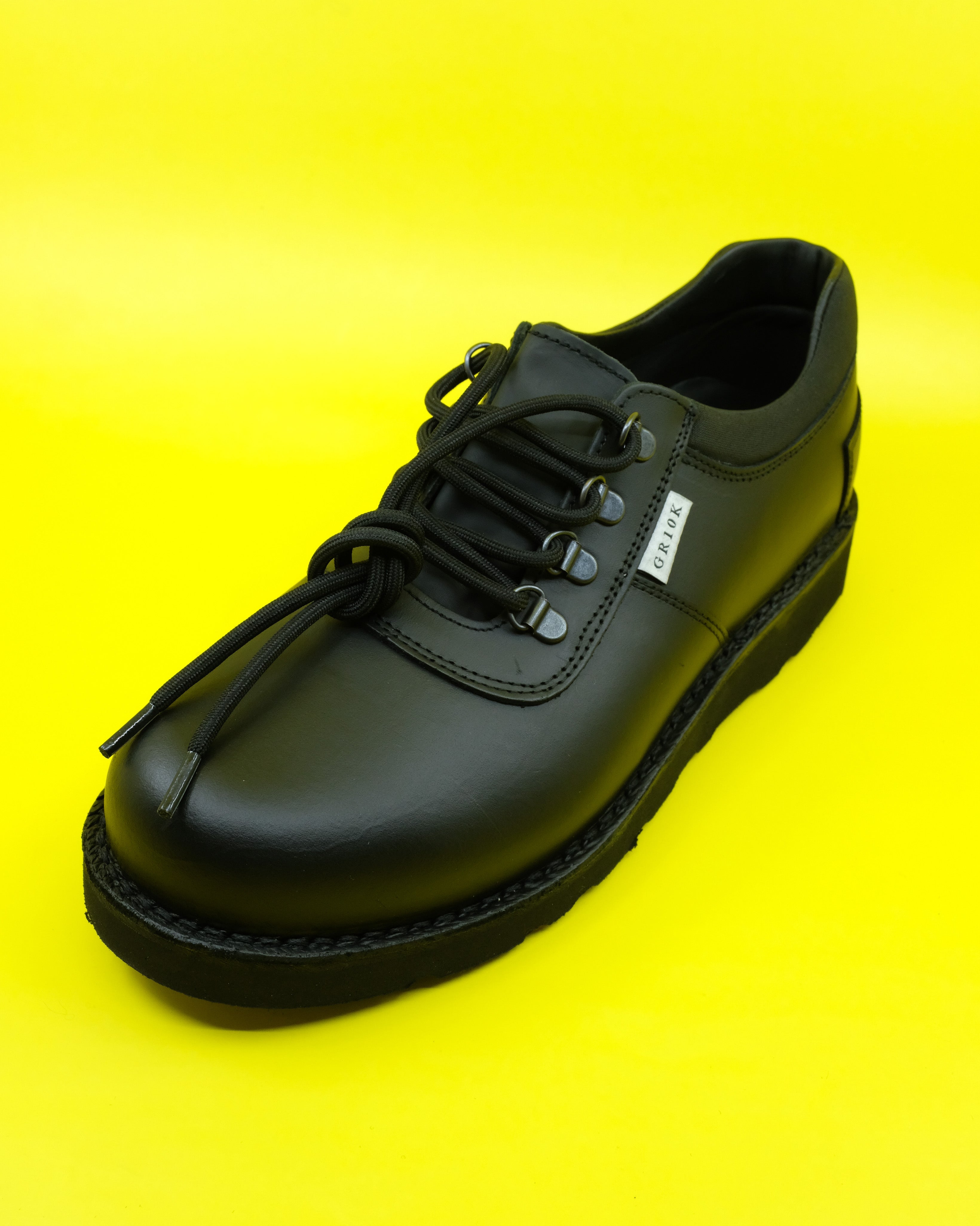 GR10K Calf Leather Low Trauma Shoes - Black | Garmentory
