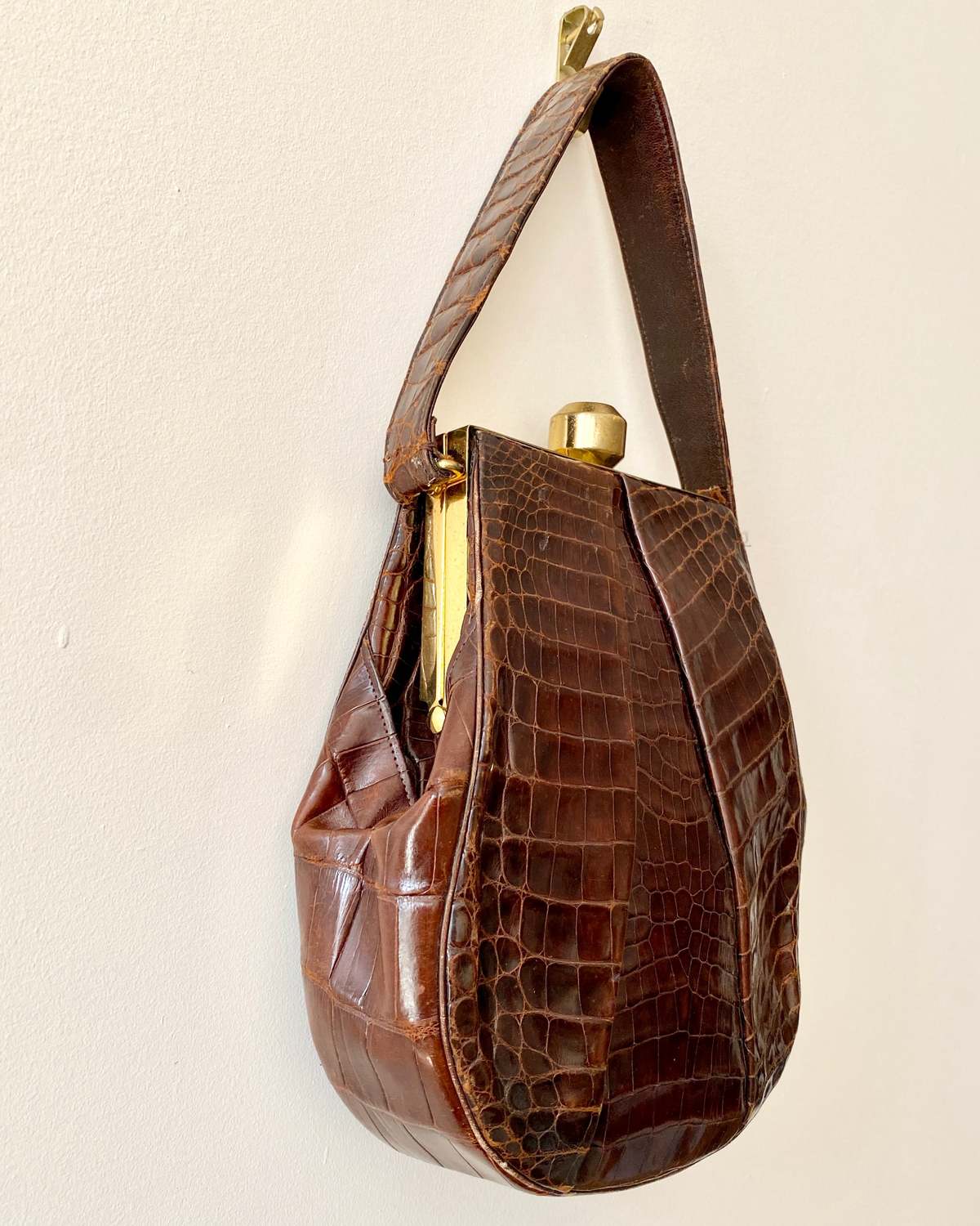 Ardith Vintage 1940s DEITSCH BROTHERS Alligator Handbag - Brown ...