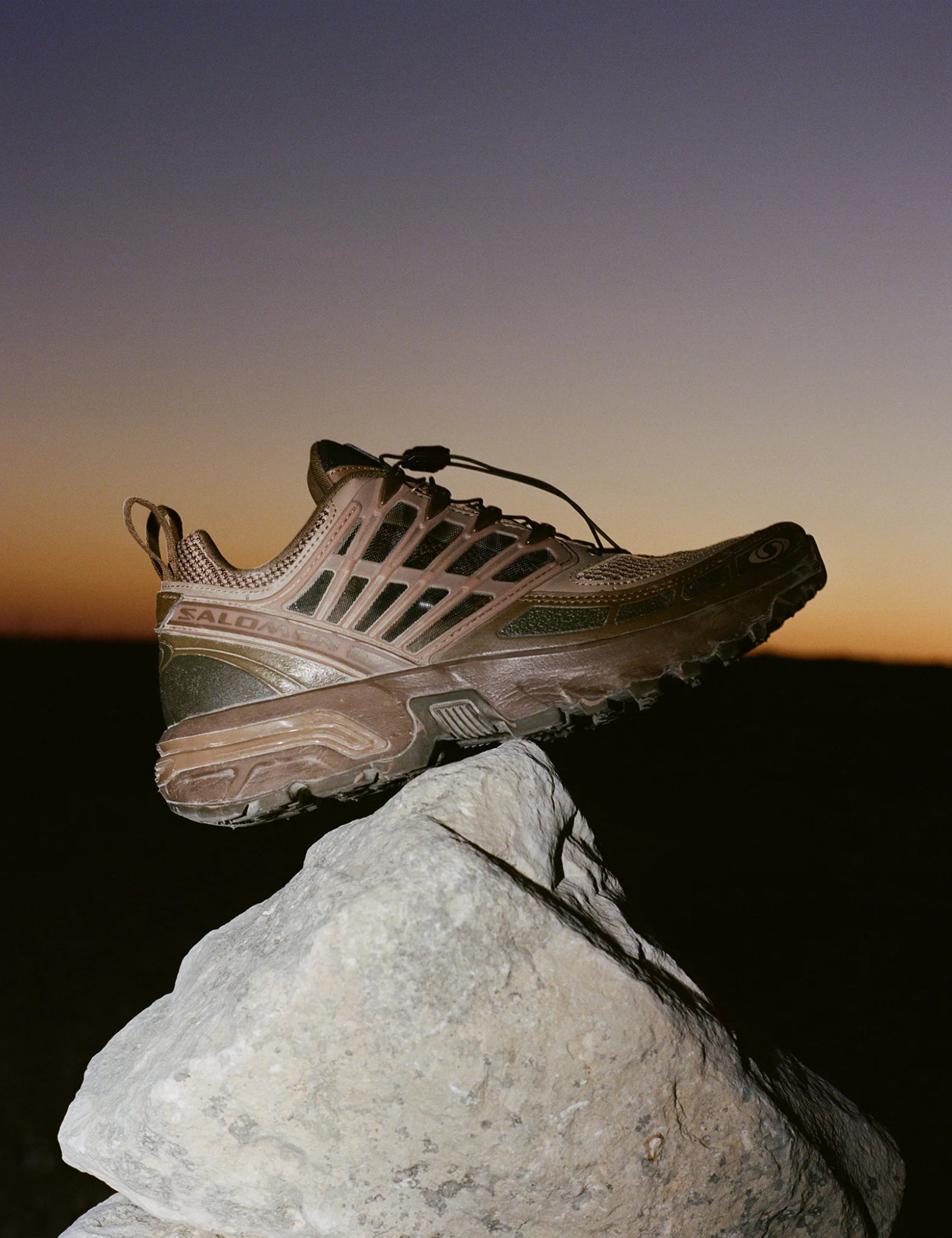 SALOMON ACS PRO Desert Trainers Shoes - Dark Earth/Caribou/Wren ...