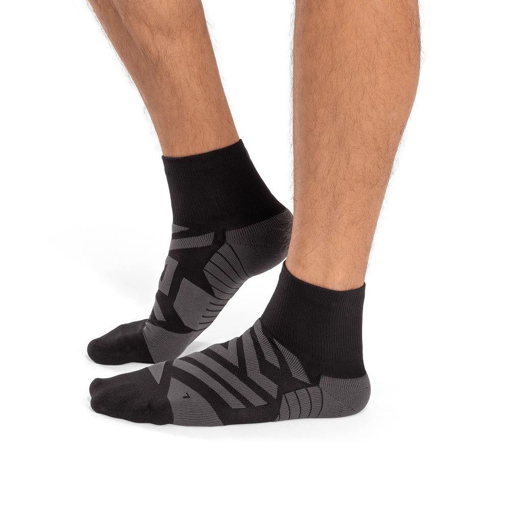 ON Running On Men's Performance Mid Sock - Black/Shadow | Garmentory