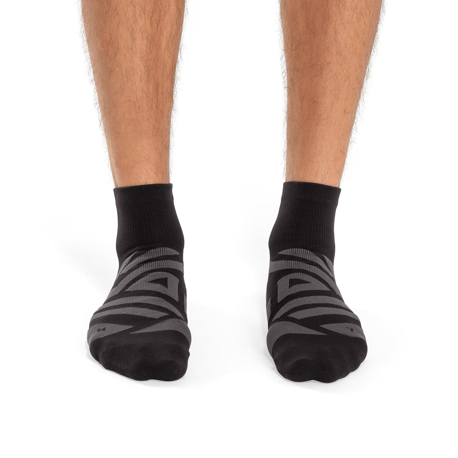 ON Running On Men's Performance Mid Sock - Black/Shadow | Garmentory