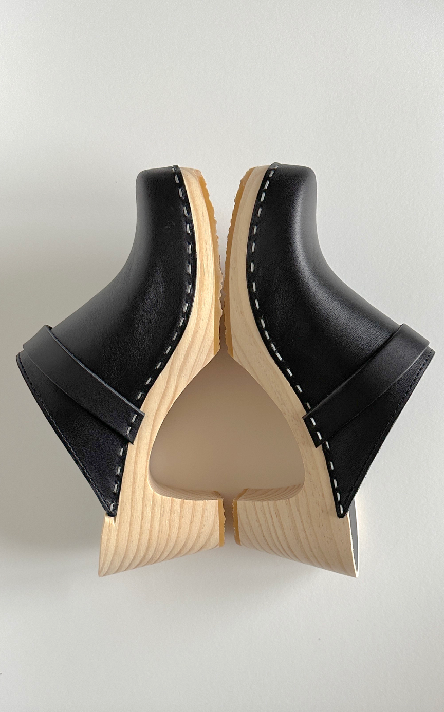 Sandgrens Maya Classic Clog Mule - Black | Garmentory