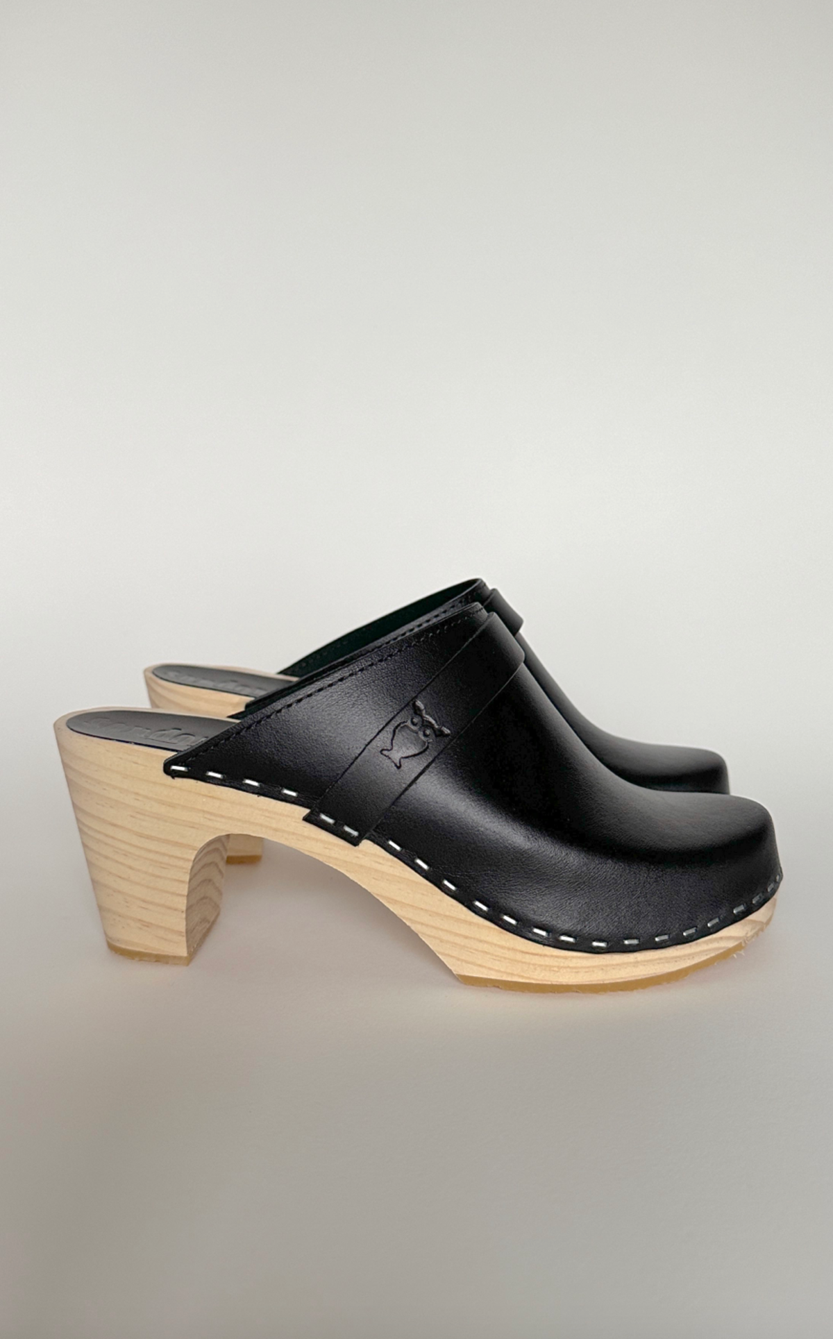 Sandgrens Maya Classic Clog Mule - Black | Garmentory