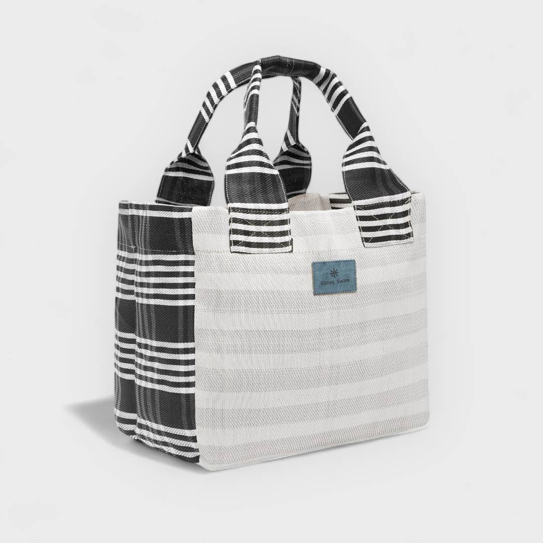 Gunes swim Bundle tote - fushia/Silver | Garmentory