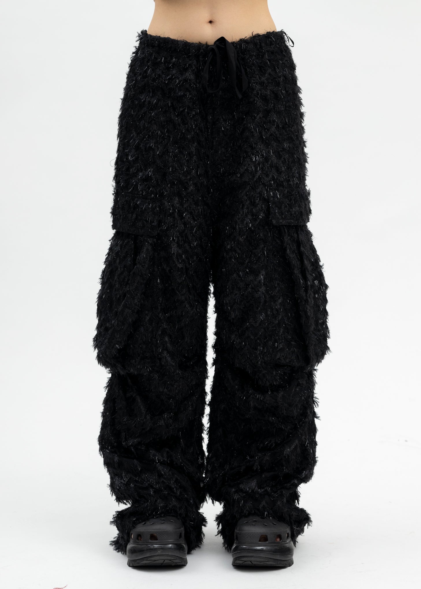 MASU FLUFFY CARGO PANTS - black | Garmentory