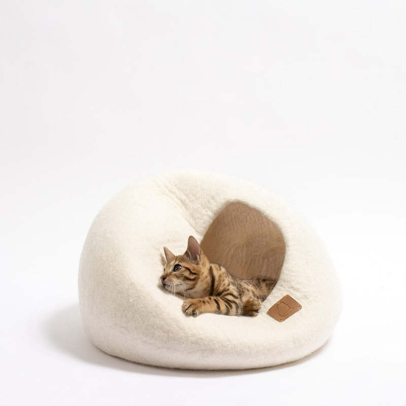 Fuzzy Cove Snow White Round Style Cave | Garmentory