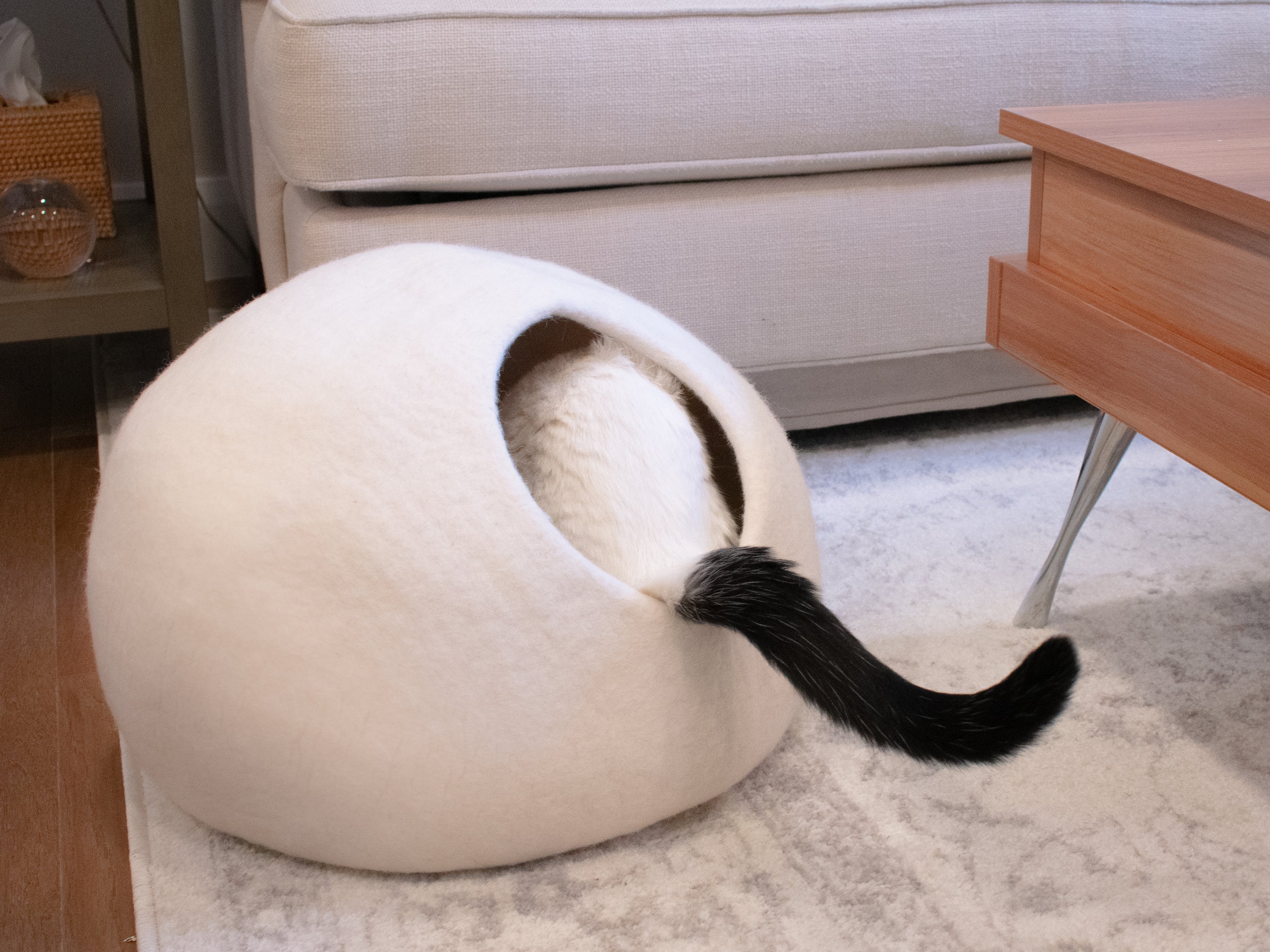 Fuzzy Cove Snow White Round Style Cave | Garmentory