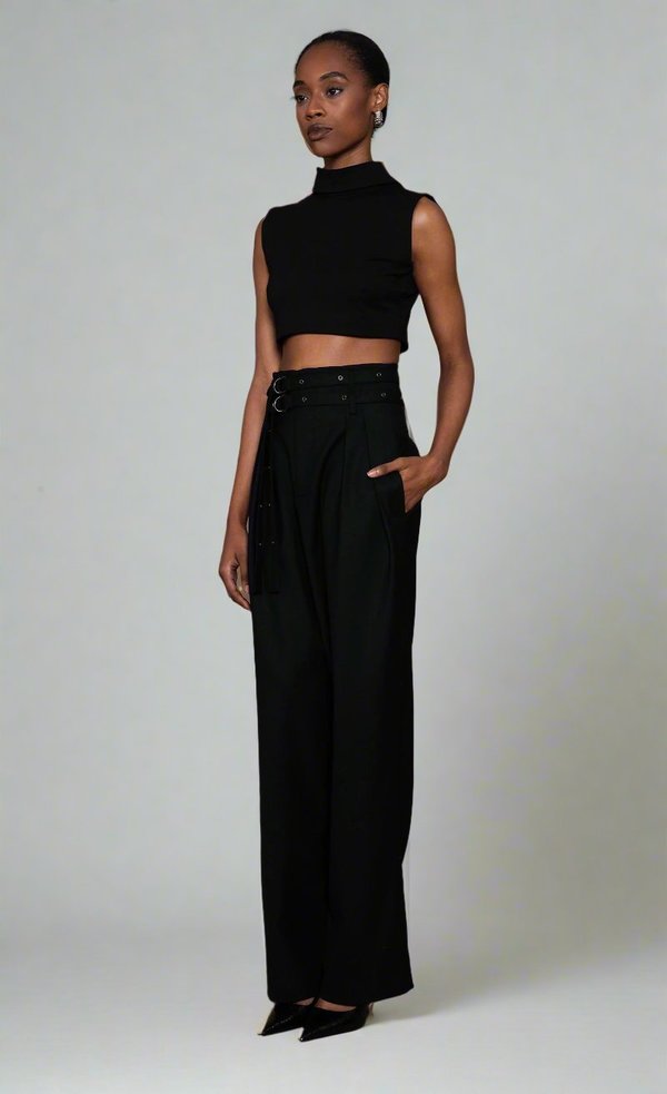Nonchalant Label Ryland Crop - Balck | Garmentory