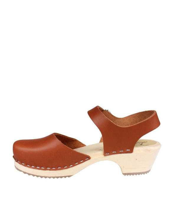 Lotta from Stockholm Low Wood Clog - Tan | Garmentory