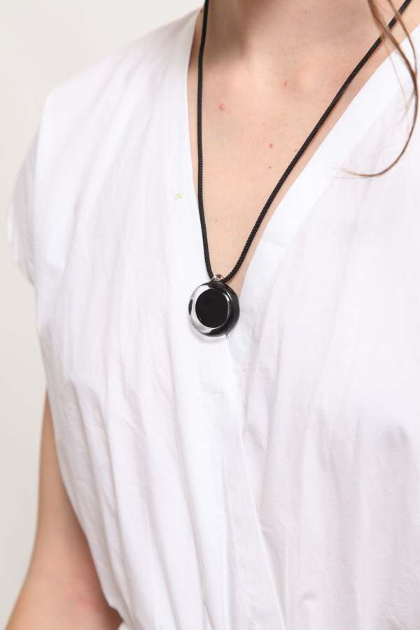Keane Circle Necklace - Jet Black | Garmentory