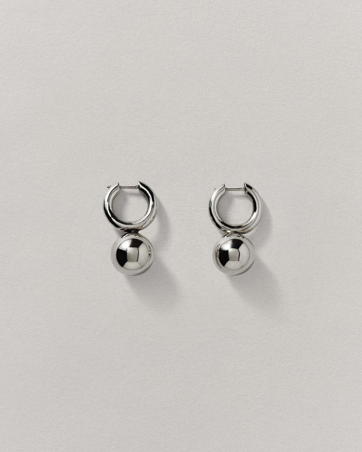 Annika Inez pivot sphere large hoops - silver | Garmentory