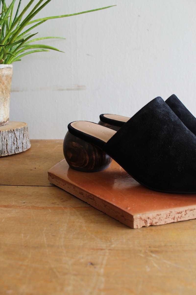 Huma Blanco Mina Heel - Coal Suede | Garmentory