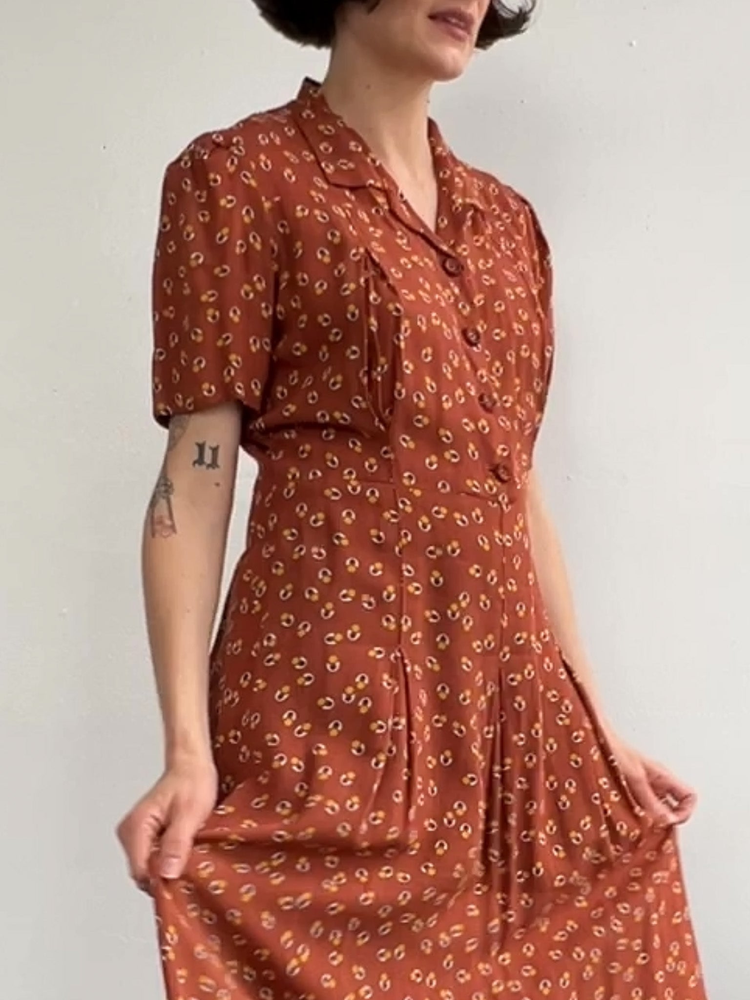 Vintage Cinnamon 1940s Print Dress - Cinnamon | Garmentory
