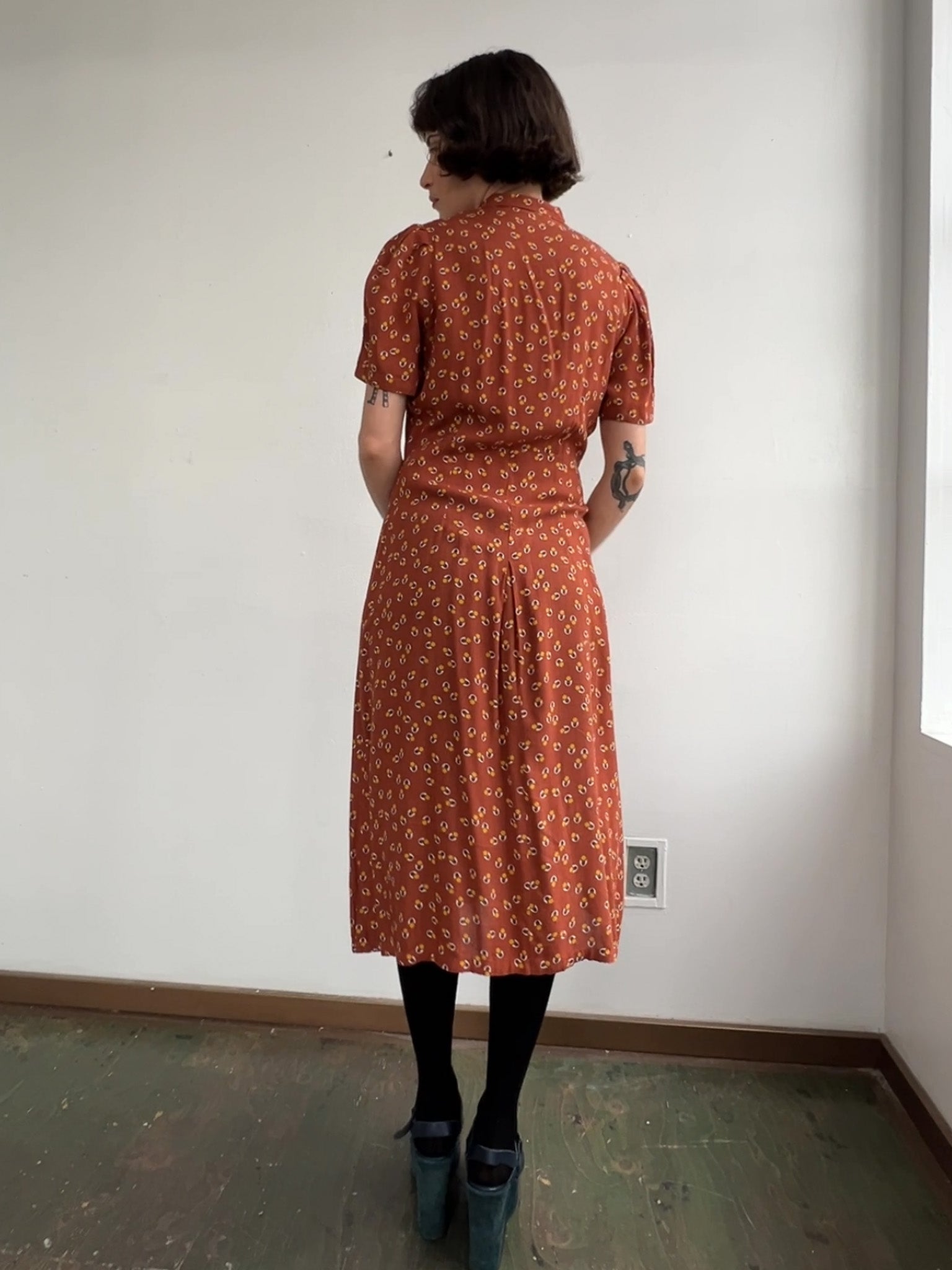 Vintage Cinnamon 1940s Print Dress - Cinnamon | Garmentory