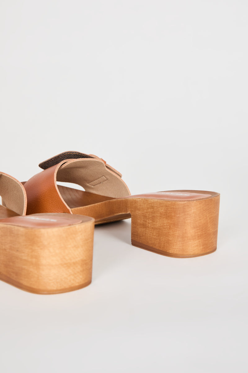 "INTENTIONALLY __________." Mar Clog | Garmentory