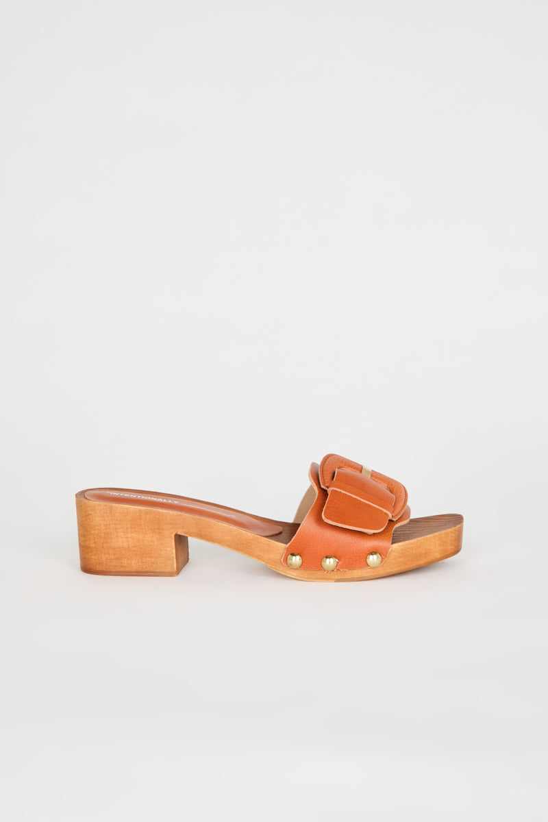 "INTENTIONALLY __________." Mar Clog | Garmentory
