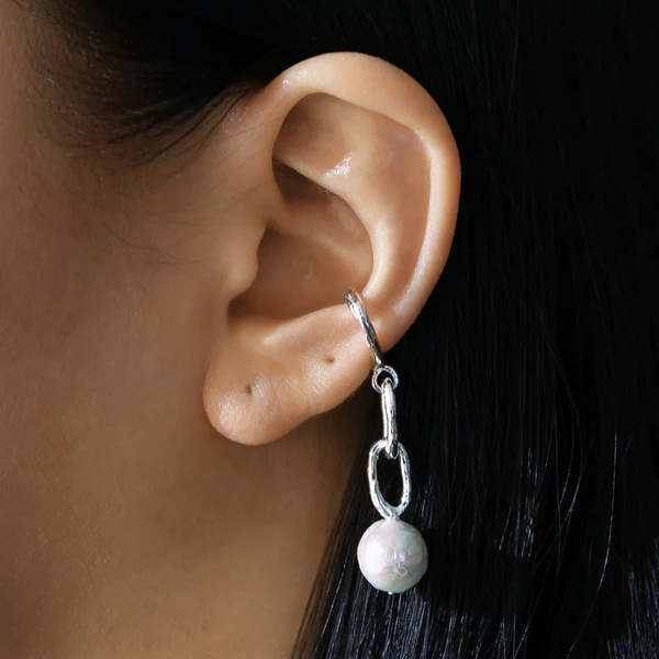 Ora-C Pendulum Ear Cuff - Kasumiga Baroque Pearl | Garmentory