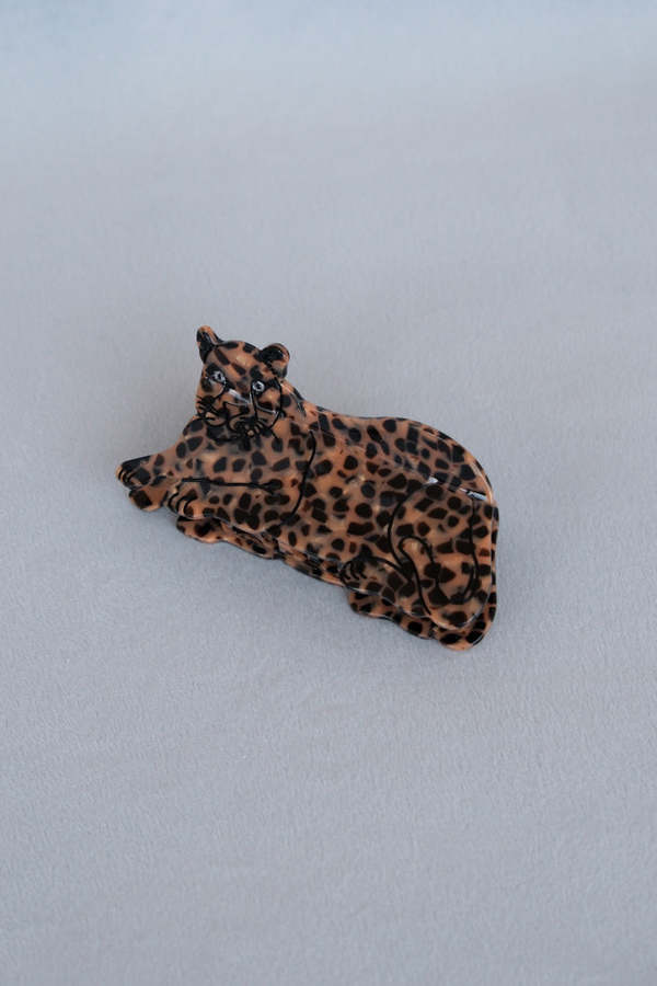 Pipe & Row Laying Leopard Hair Claw | Garmentory