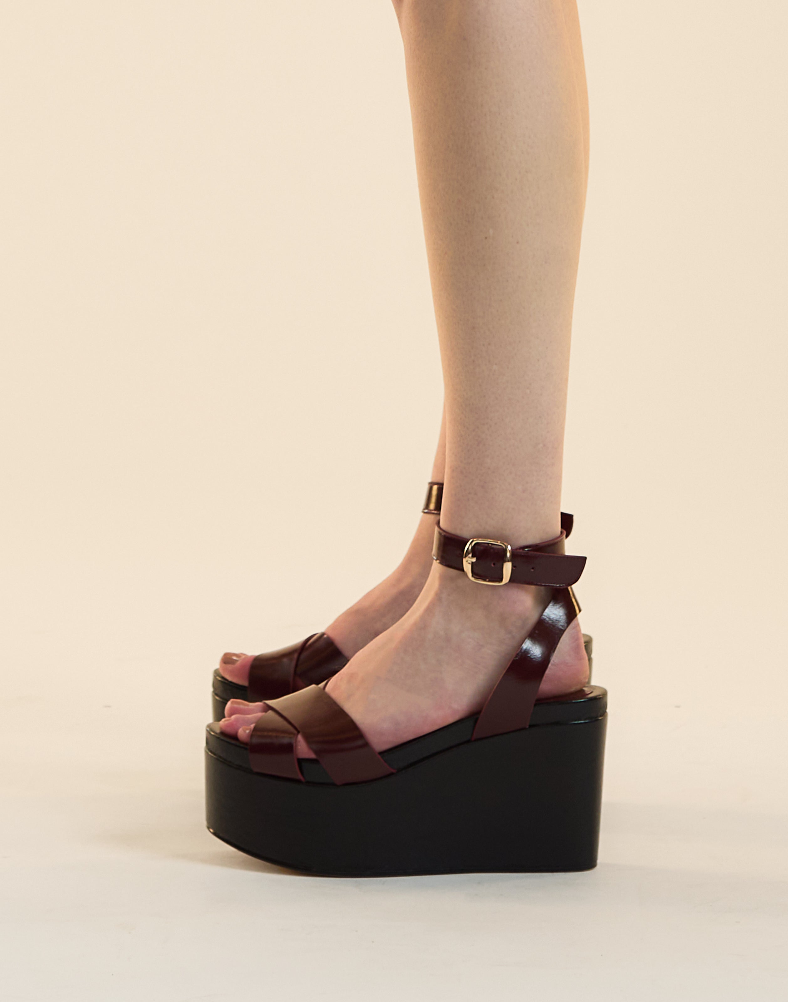 Cynthia Rowley Lisse Platform Sandals - Black/Gold | Garmentory