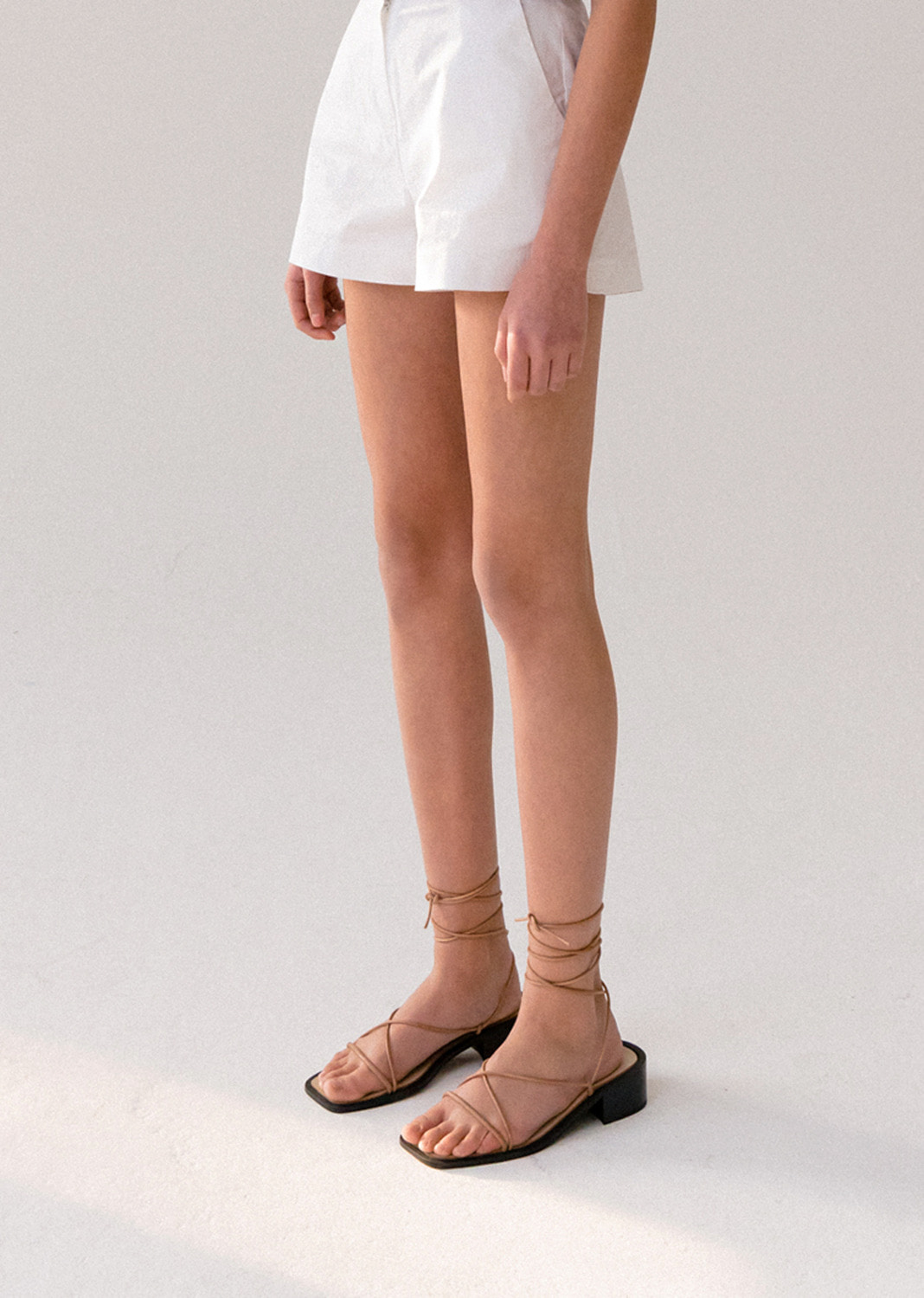 AMOMENTO LEATHER STRING SANDAL | Garmentory