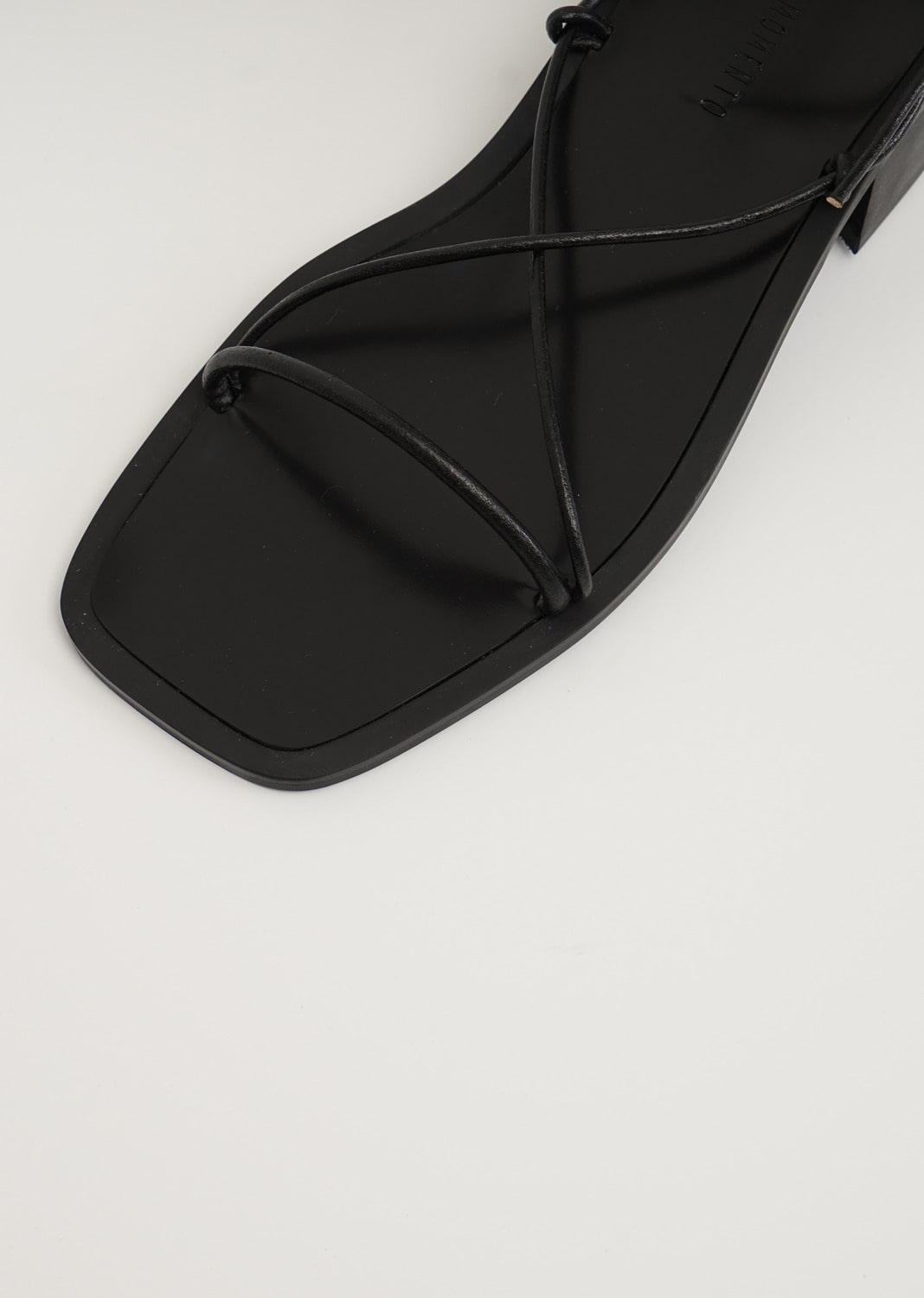 AMOMENTO LEATHER STRING SANDAL | Garmentory