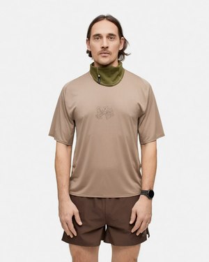 Portal Lateral Peak SS Tee - Desert Taupe | Garmentory