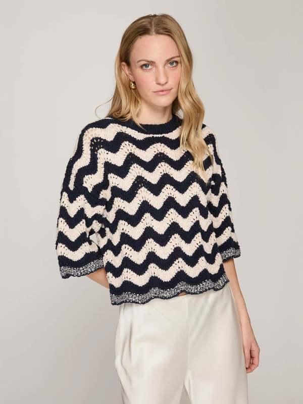 Autumn Cashmere Zig Zag Stitch Crew With Scallop Edge Sweater | Garmentory