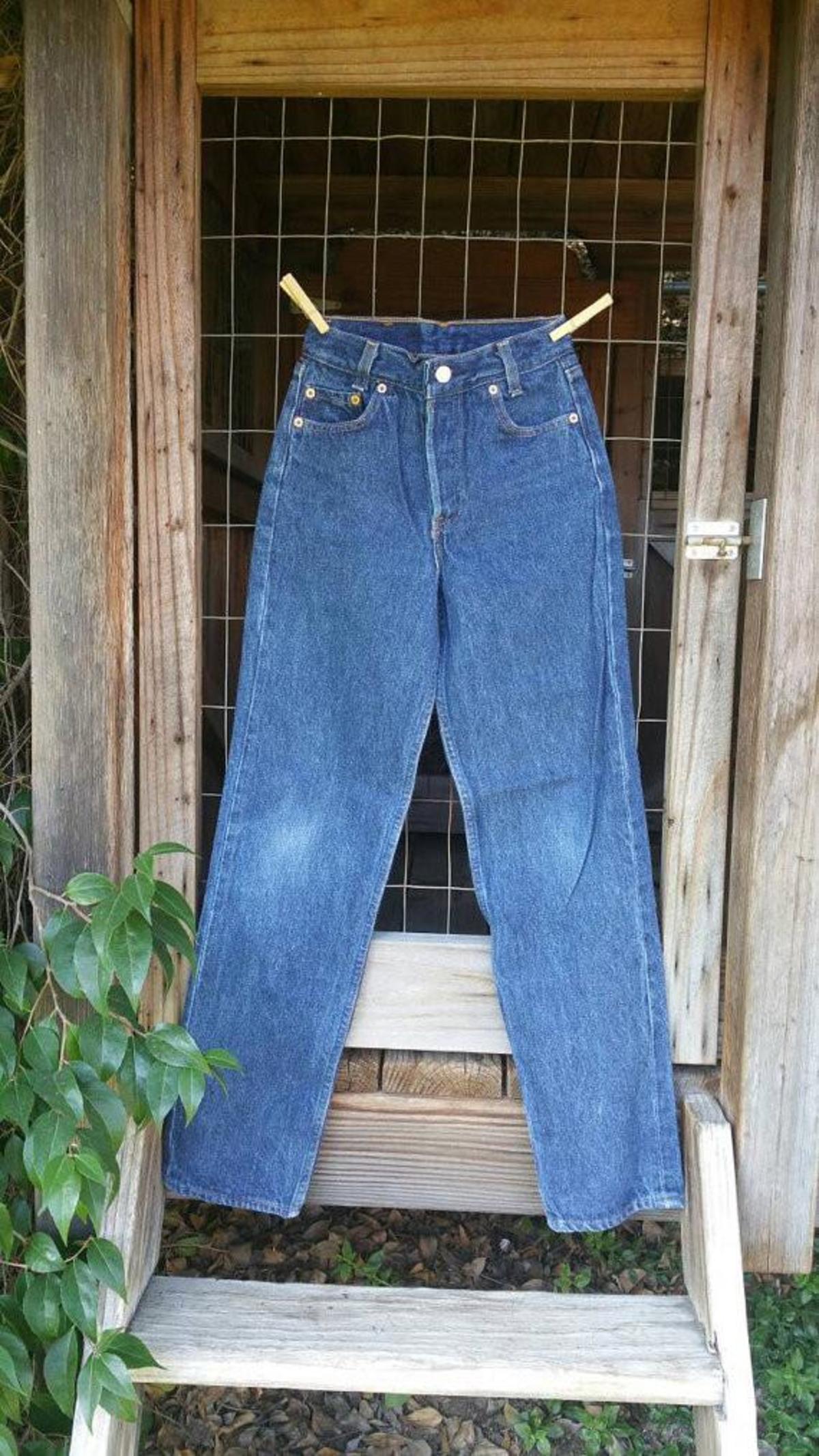 Vintage Button Fly Levi 501 Jeans - Size W26 L30 | Garmentory