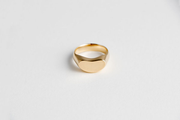 Muraco Wolfe Kidney Signet Ring - Gold | Garmentory