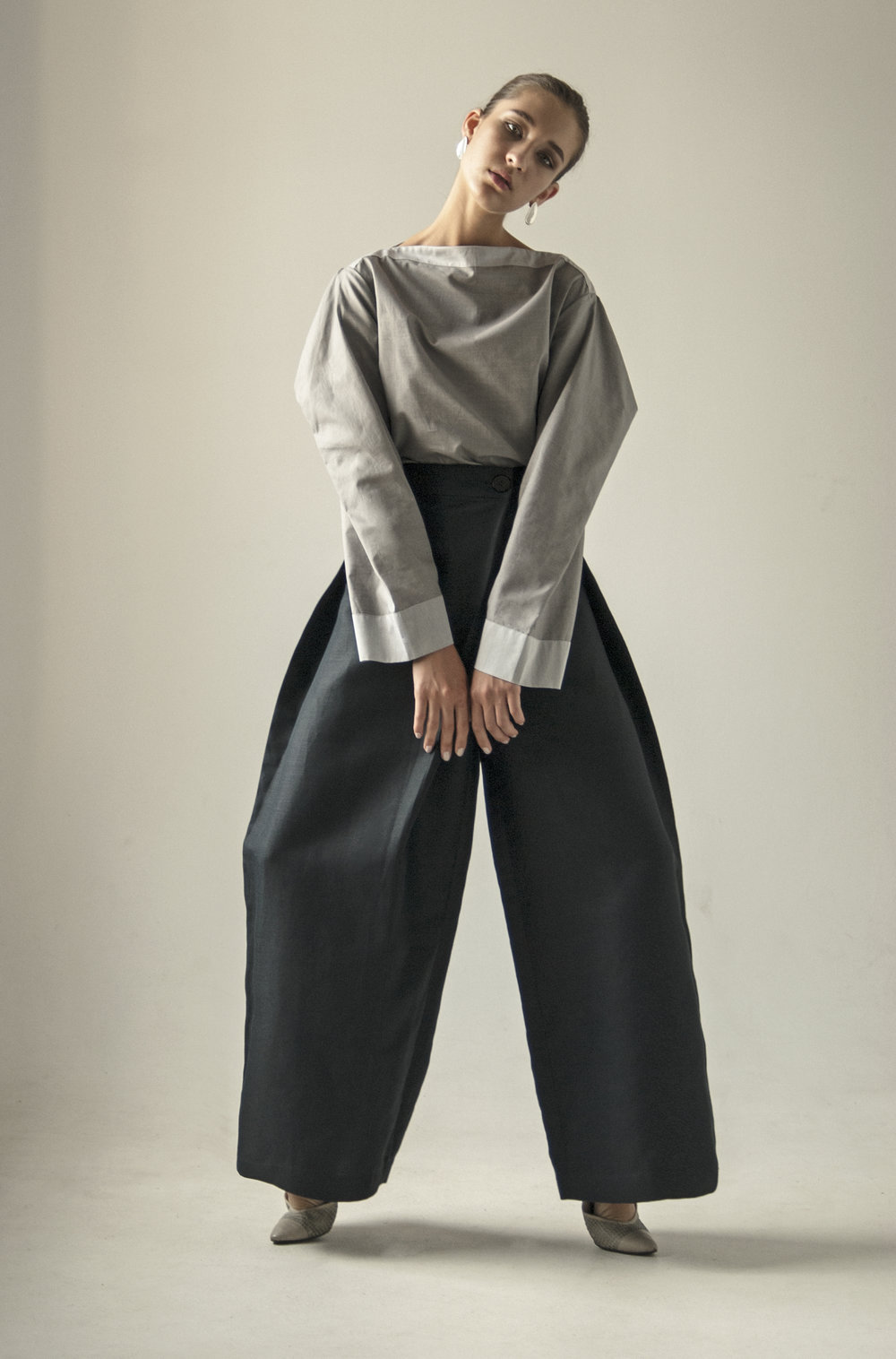 K M by L A N G E Wide leg crossover Button Sharovary pants - NAVY ...