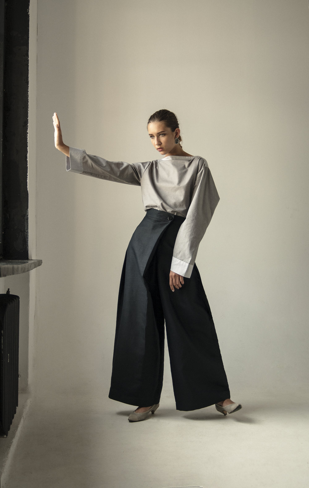 K M by L A N G E Wide leg crossover Button Sharovary pants - NAVY ...