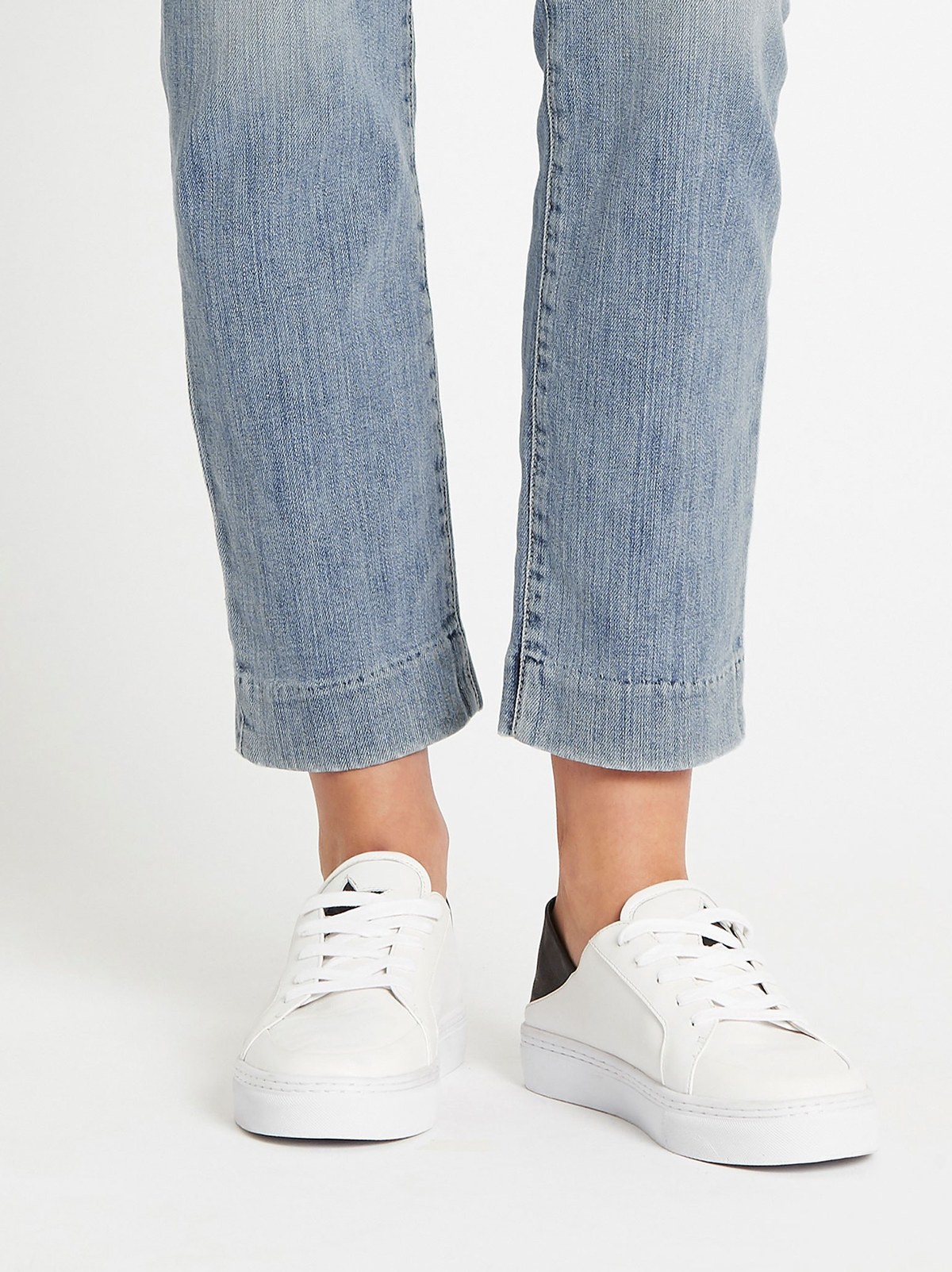 FRAME Denim Le Boy Blind Stitch Jean - Light Denim | Garmentory