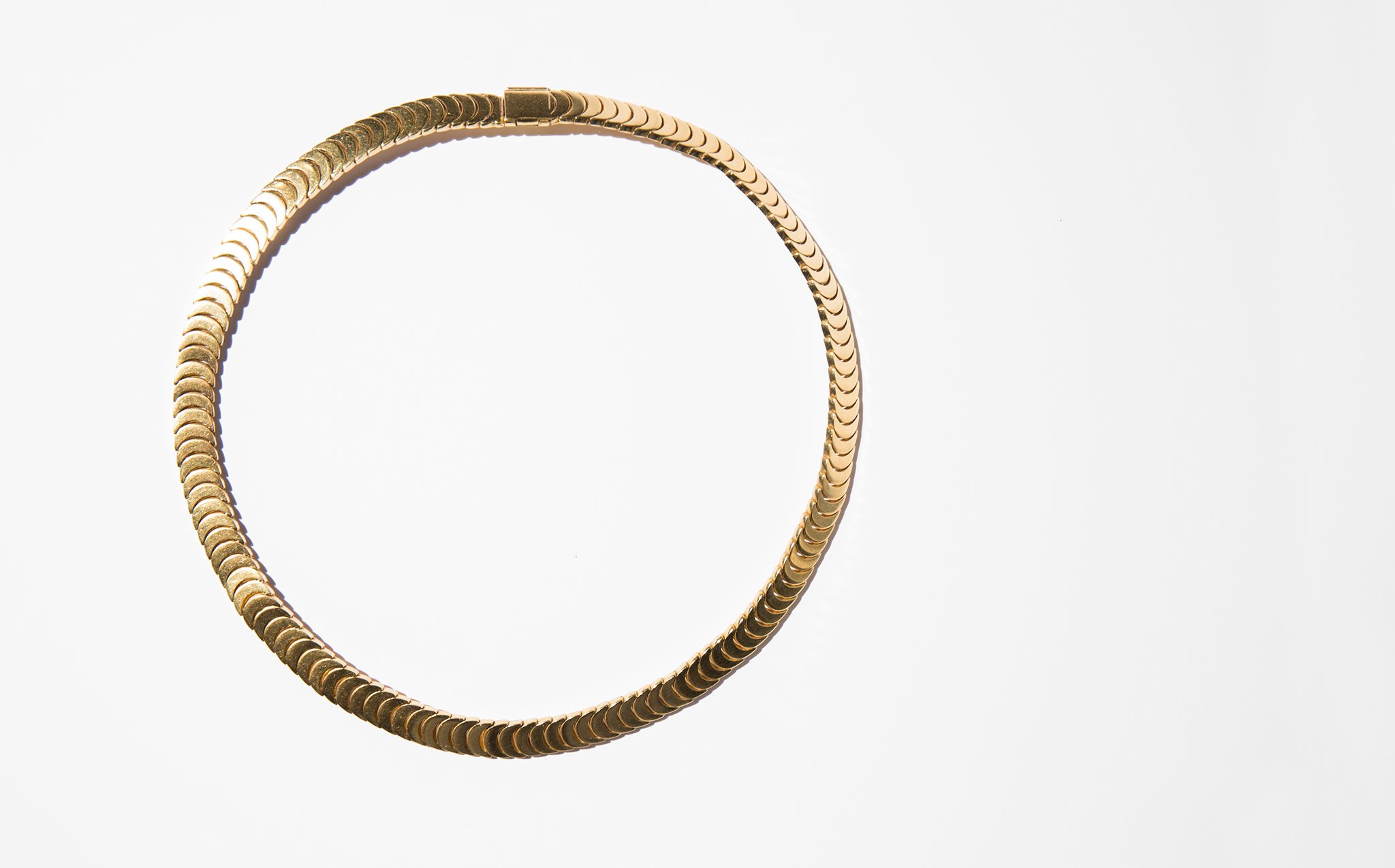 Vintage Kindred Black 18k Gold Tri-Color Scales Choker | Garmentory