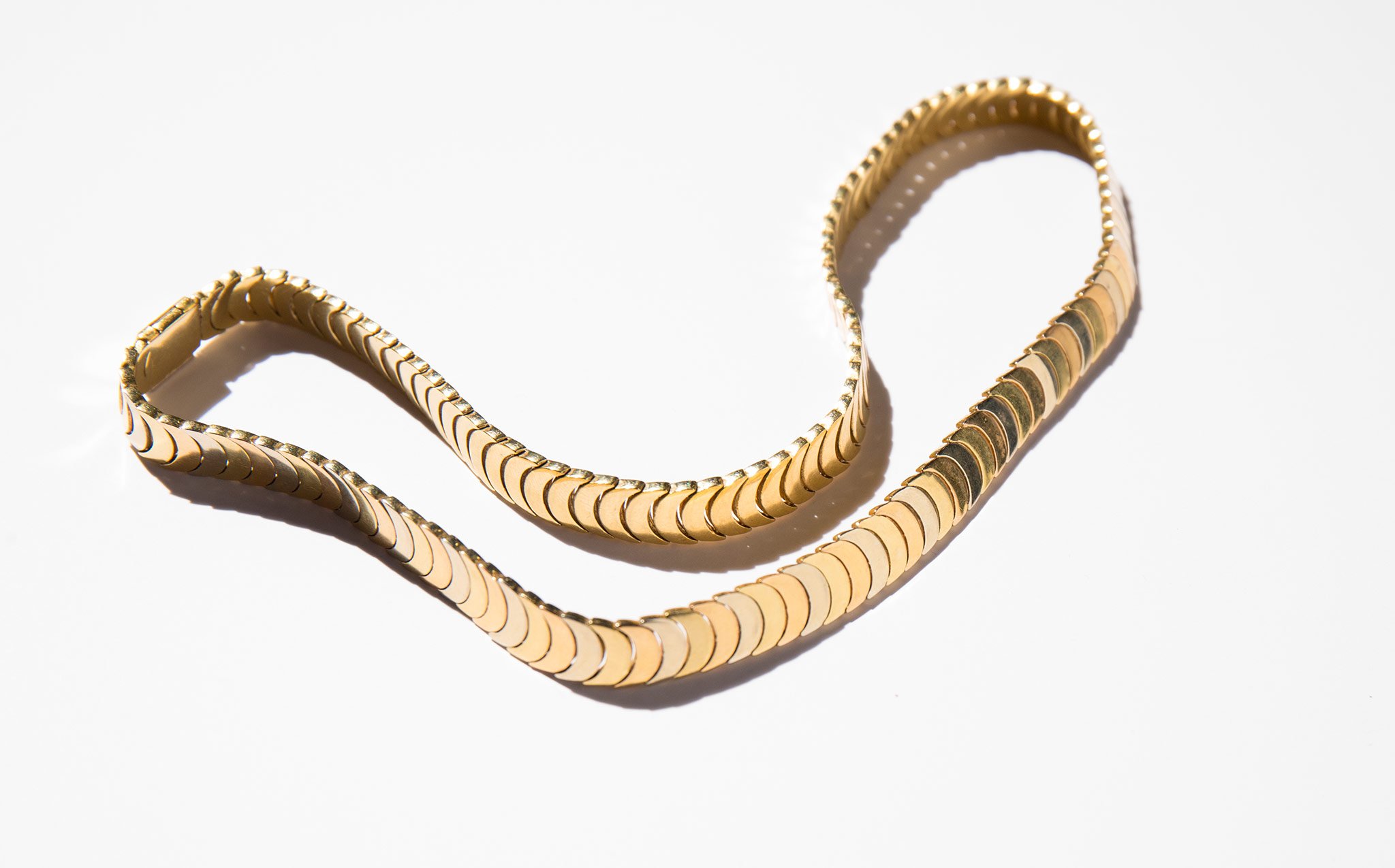 Vintage Kindred Black 18k Gold Tri-Color Scales Choker | Garmentory