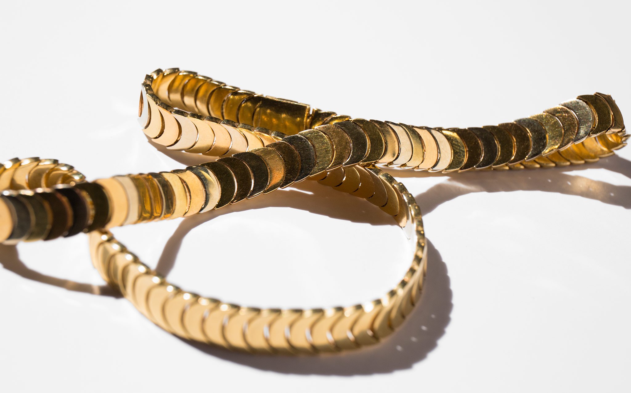 Vintage Kindred Black 18k Gold Tri-Color Scales Choker | Garmentory