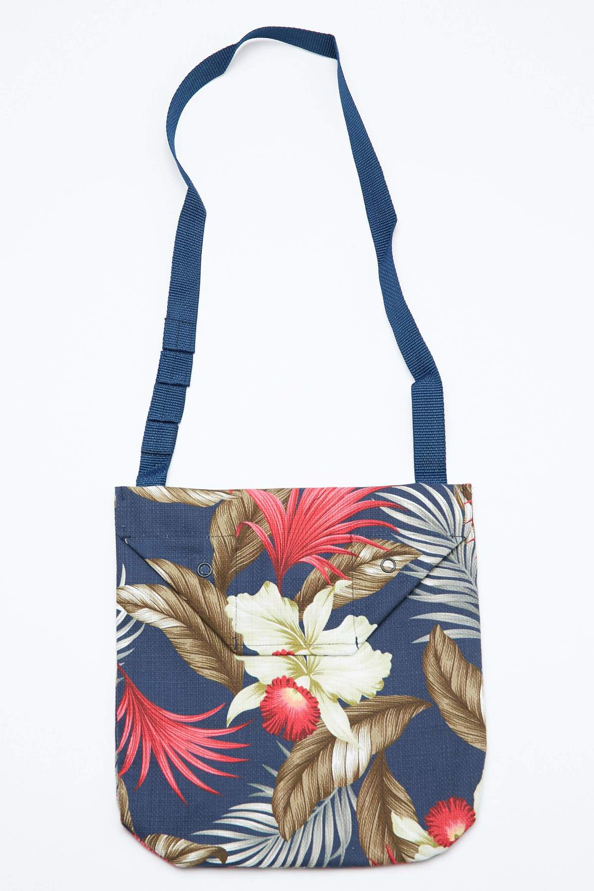 Engineered Garments Java Cloth Shoulder Pouch - Navy Hawaiian Floral ...