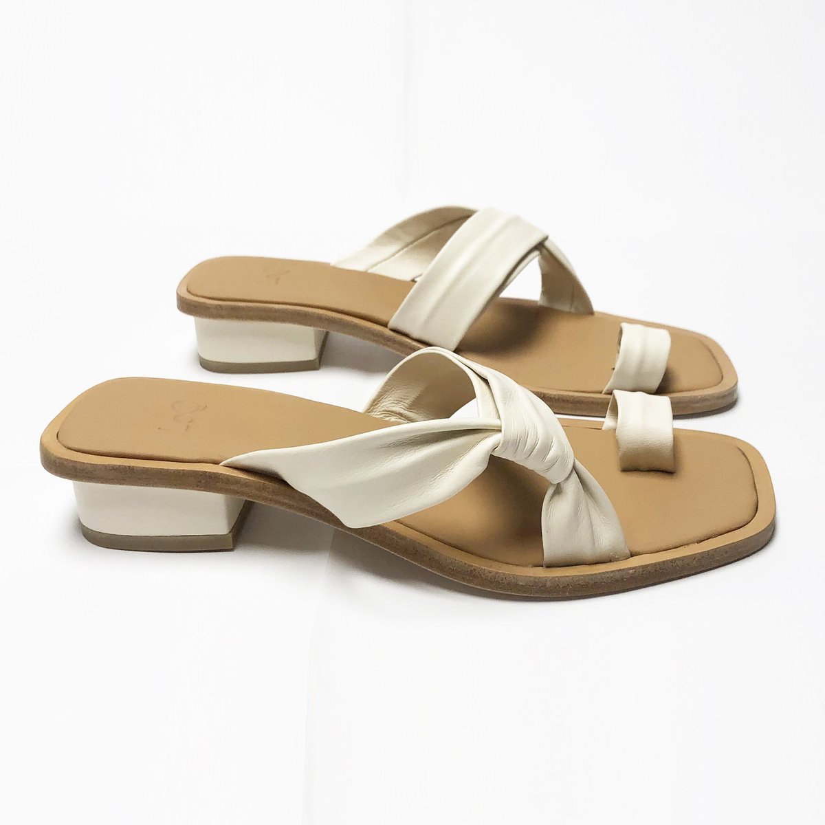 LOQ Pau Flats | Garmentory