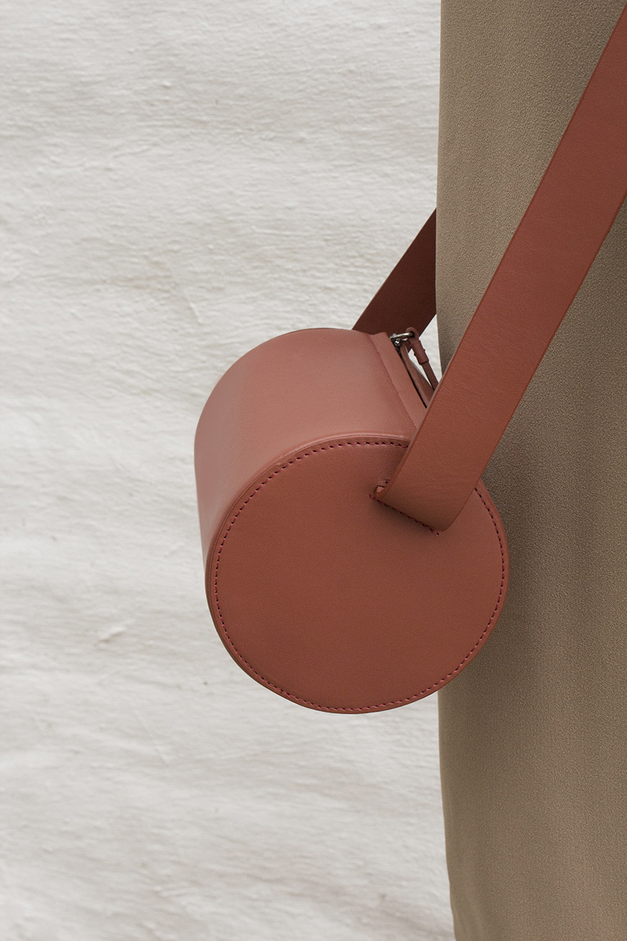 Building Block Cylinder Sling - Brick | Garmentory