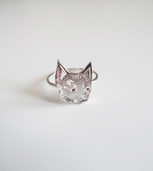 Invidiosa Jewelry Tiny Cat Head Ring - Silver | Garmentory