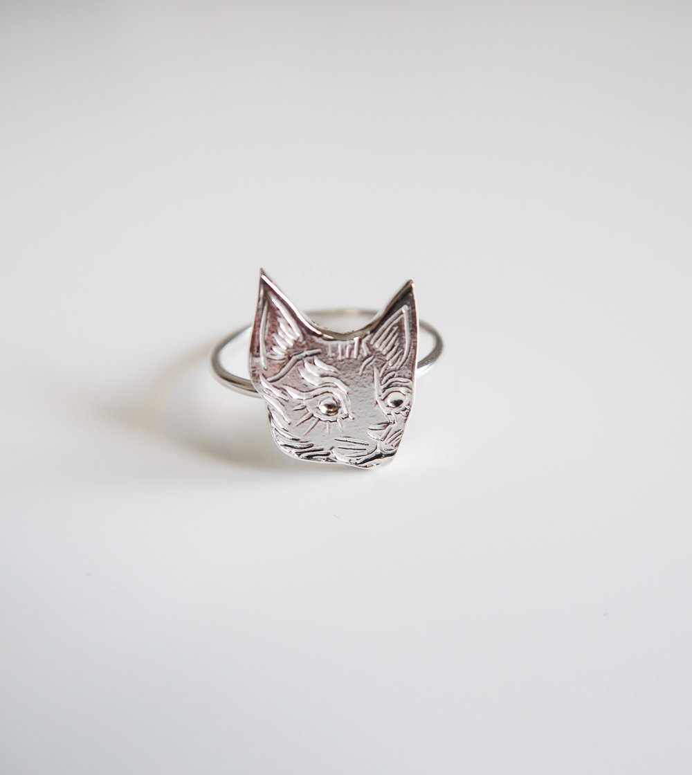 Invidiosa Jewelry Tiny Cat Head Ring - Silver | Garmentory