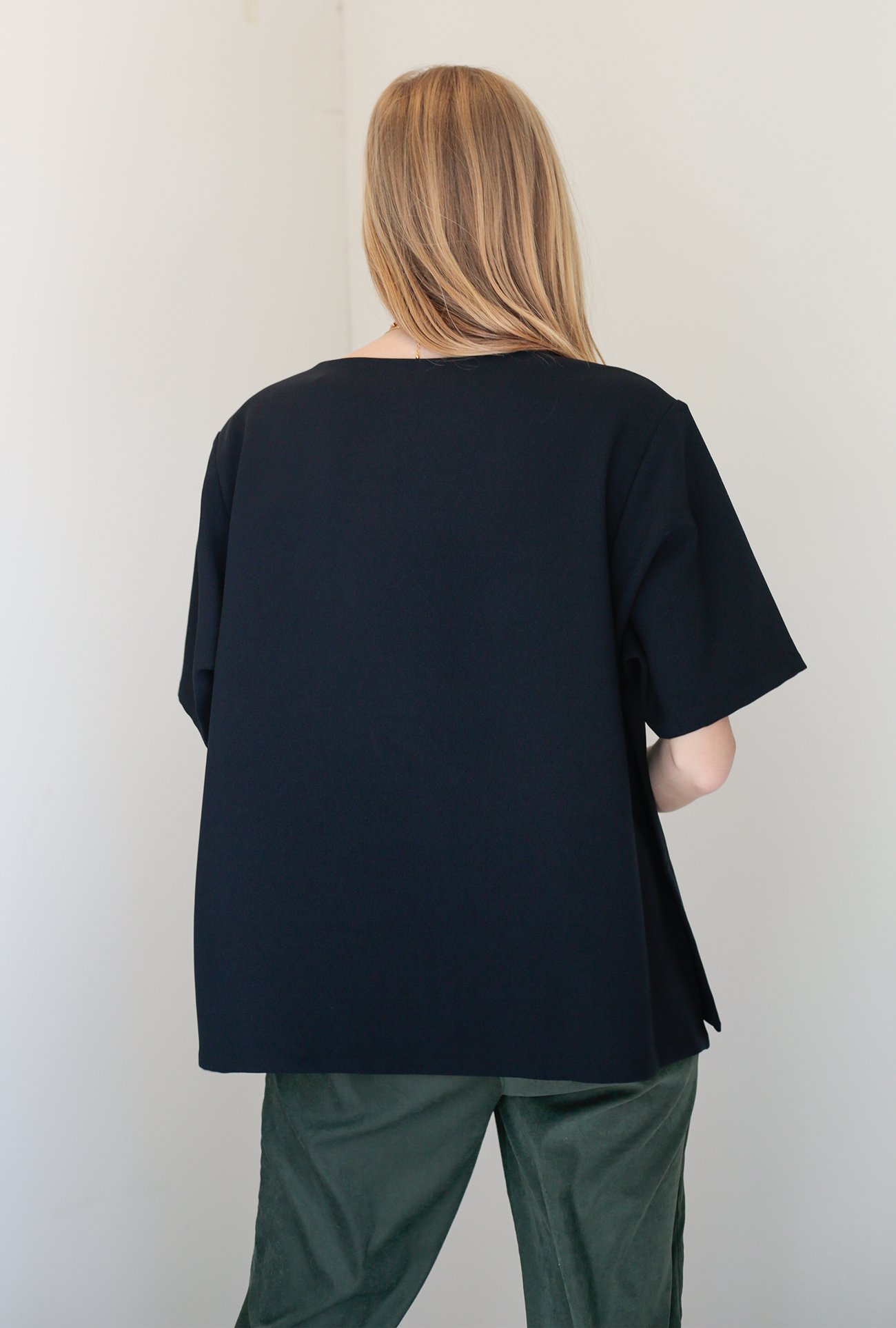 KAAREM Iron Wood Slit Pocket Top - Black Blue | Garmentory